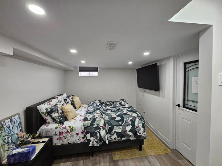 One Bedroom Apartment - Ajax