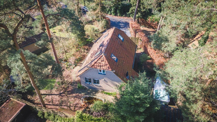 Wellnesshuis Met Jacuzzi En Sauna In Het Bos - Veenendaal