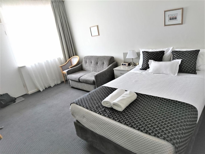 Glenelg Beach Gateway Studio Apartment - Adelaide