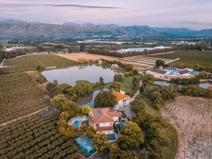 Dawn Mountains Estate - Cape Town