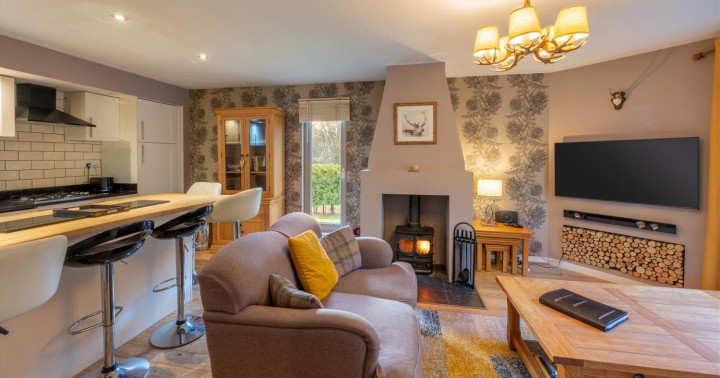 Abbey Holidays Loch Ness Luxury Self Catering 2 Bedroom Cottages - Loch Ness