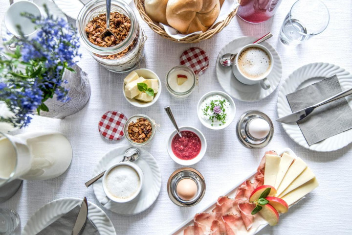 Rieplhof - Relaxing Farm Stay With Breakfast And Mountain View - Sterzing