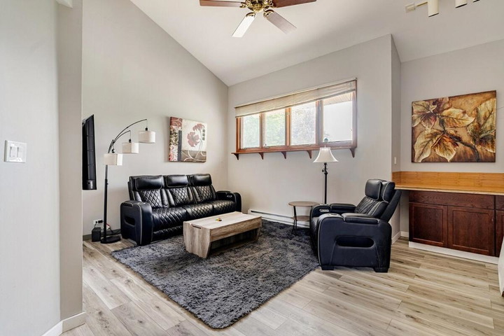 Beautifully Furnished One Bedroom Loft Located In Chicago's South Suburb Of Alsip - Worth, IL
