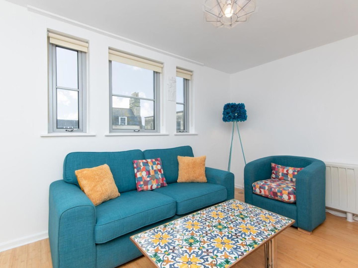 Bright Modern One Bed Apartment - Bath City Centre - Pass The Keys - Bradford-on-Avon