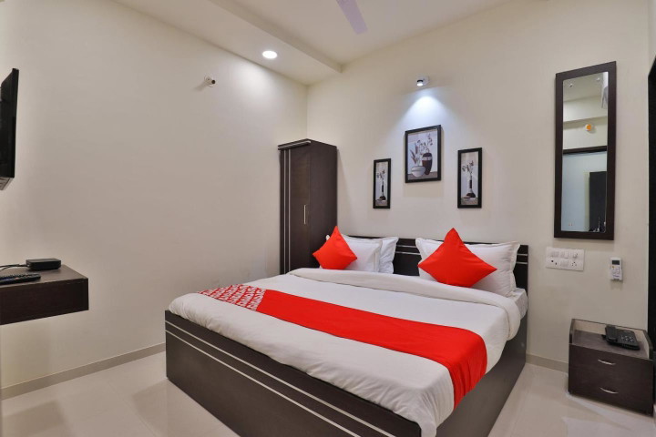 Hotel Nova Havana - Rajkot