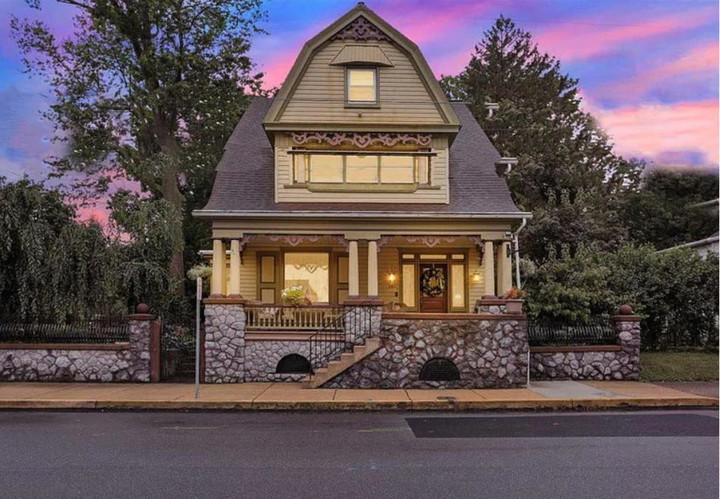 The Manheim Manor - Lancaster, PA