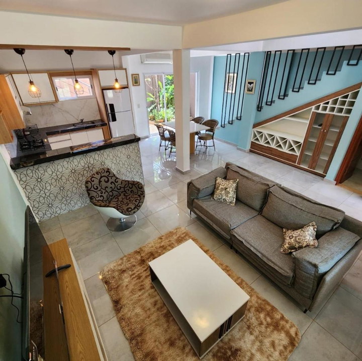Amplia Y Moderna Casa, En Inmejorable Ubicación - Paraguay