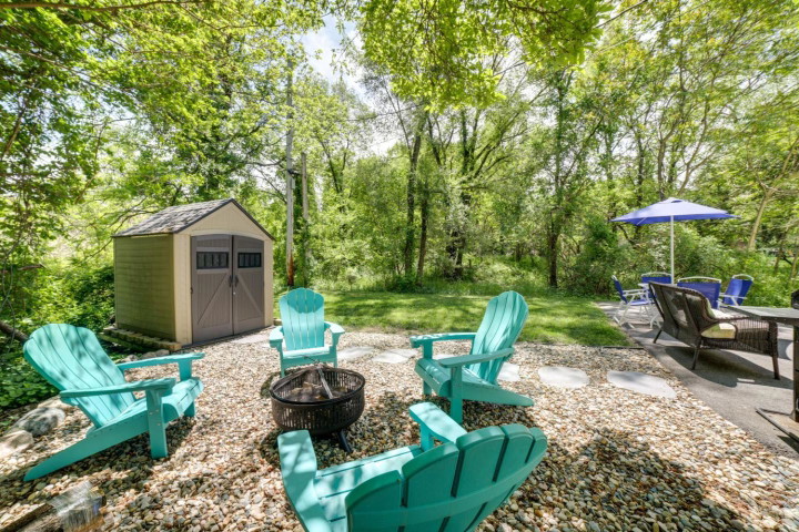 1 Mi To Indiana Dunes Nat'l Park: Home W/ Patio! - Gary, IN