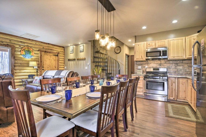 Dock W/ Boat Slip: Cozy Cabin Near Leesville Lake! - Smith Mountain Lake, VA