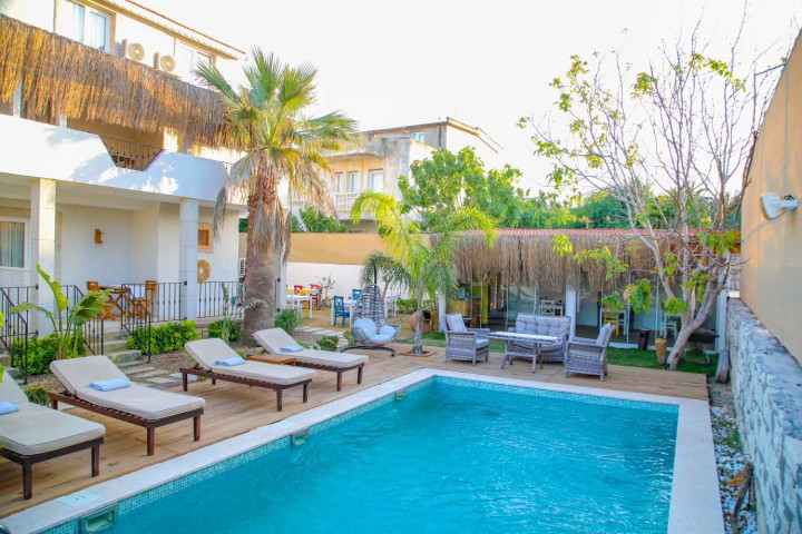 Londi̇a Otel - Çeşme