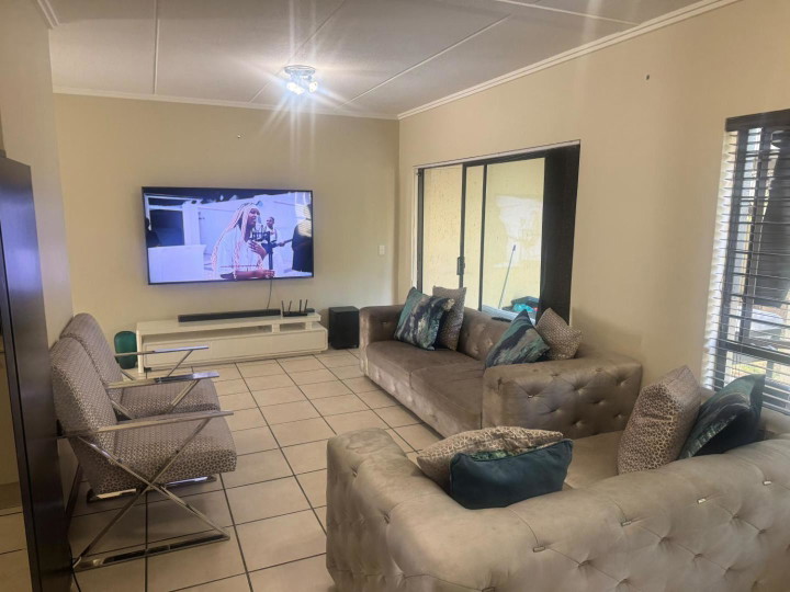 Sandton Duplex Stay - Randburg