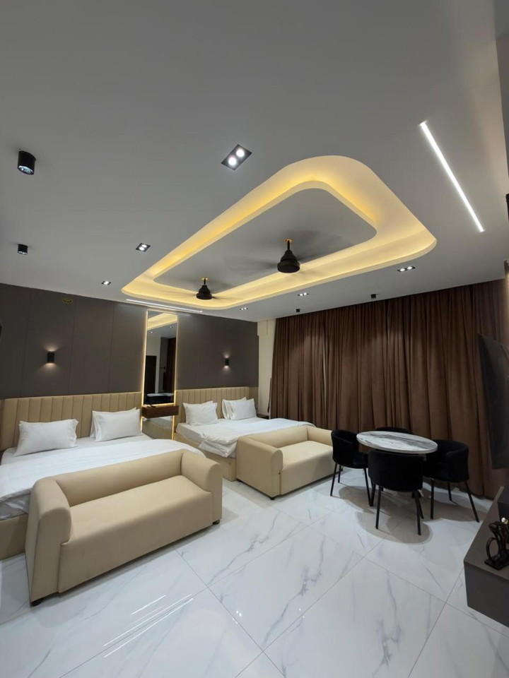 Monarch Suites - Karāchi