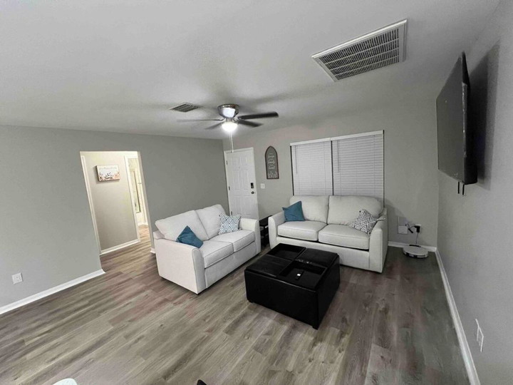 Get Cozy In This Renovated Home By The Villages - The Villages, FL