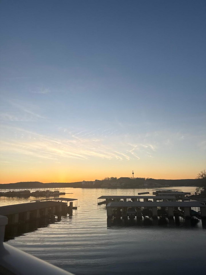 Kapilana Resort Luxury Condos - Lake Of The Ozarks Waterfront, Pool, Dock, Grill, Fishing, Boat Rentals, & Lake Views And Lakefront - United States