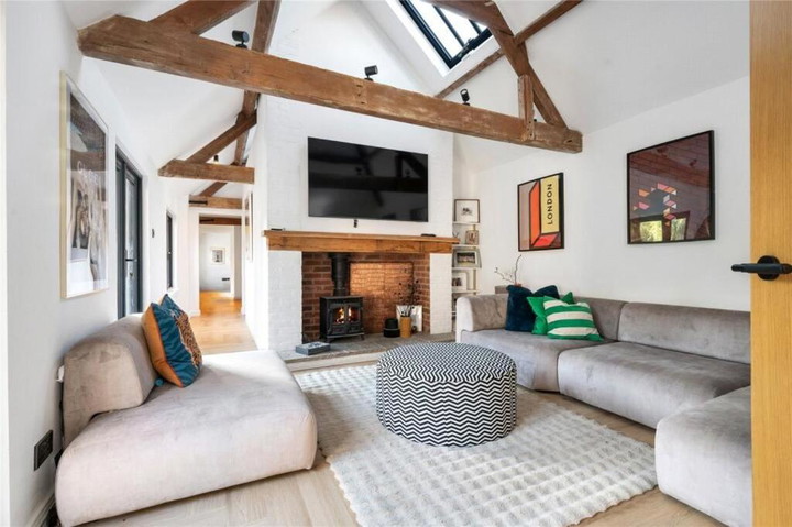 5 Bedroom Barn Conversion With Garden Parking Near Stamford - Stamford