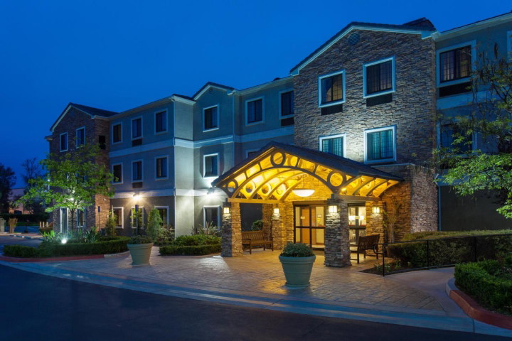 Staybridge Suites Irvine East/lake Forest By Ihg - Irvine, CA