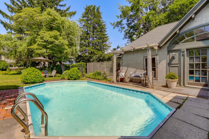 Walkable Area! Historic 2-home Worcester Retreat - Massachusetts