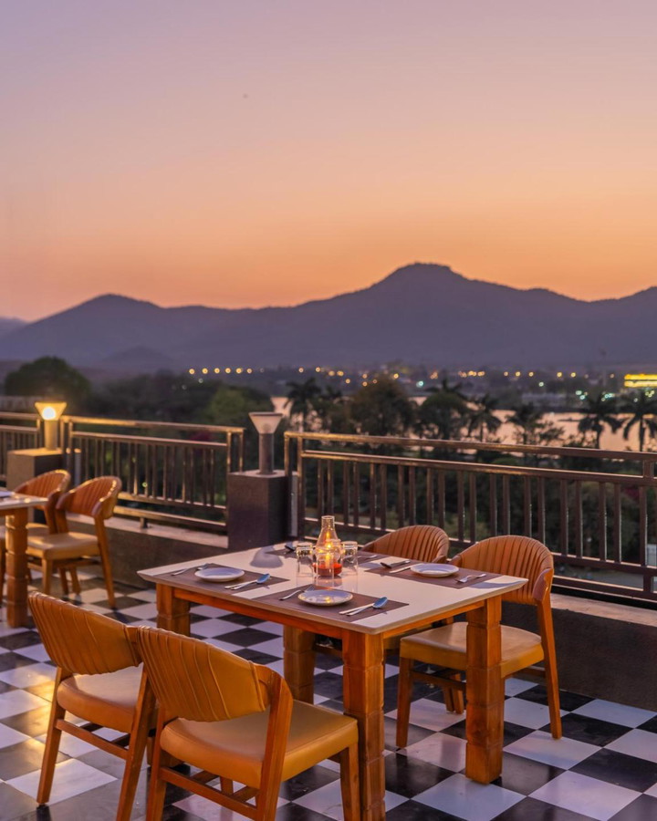 Perfectstayz Select By The Lake - Udaipur
