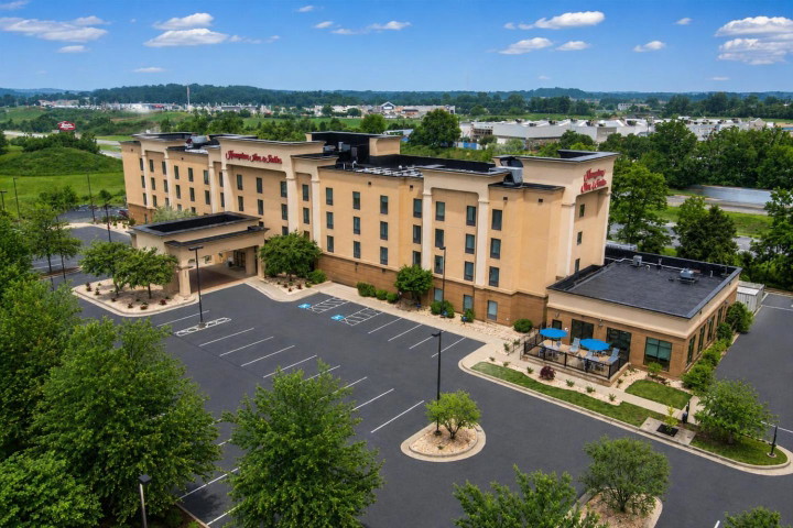 Hampton Inn And Suites Woodstock, Virginia - Shenandoah National Park