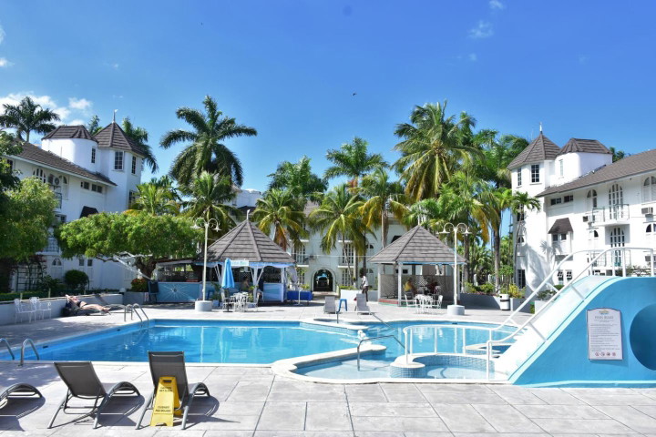 Czar's Sanctuary- Apt B4 At Sandcastle - Jamaica