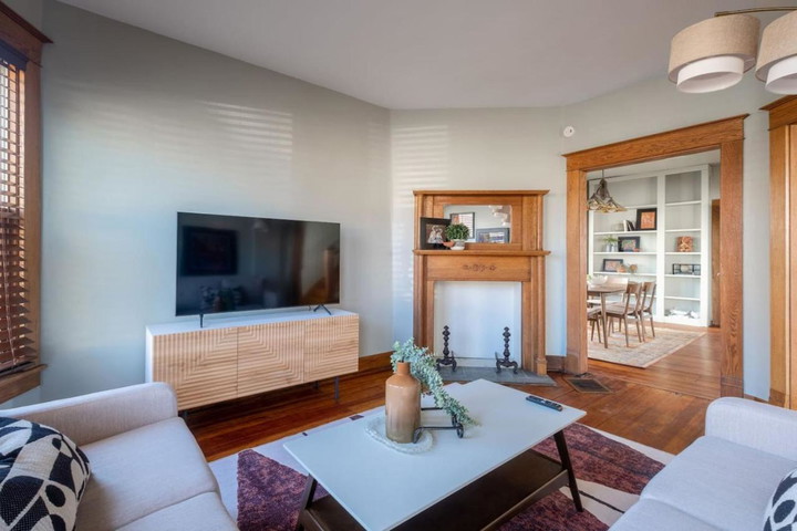 Robin's Egg, Private Downtown, Pet-friendly Gem - Columbus, IN