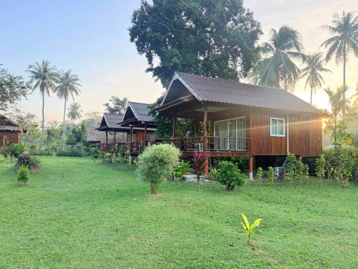 Kohjum Freedom Resort - Ko Lanta
