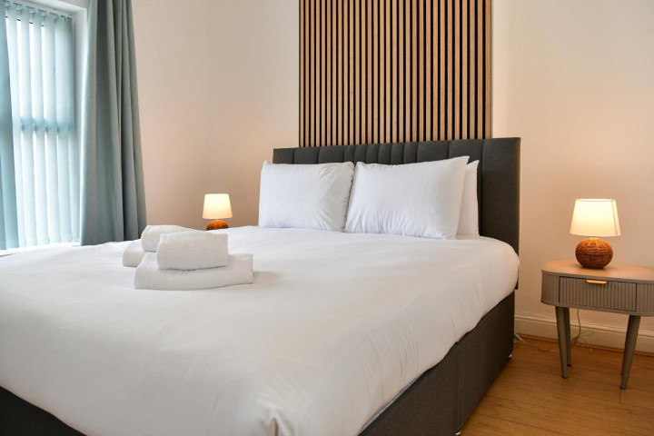 Spacious Modern 3-bed House Sleeps 6 - Pass The Keys - Barry