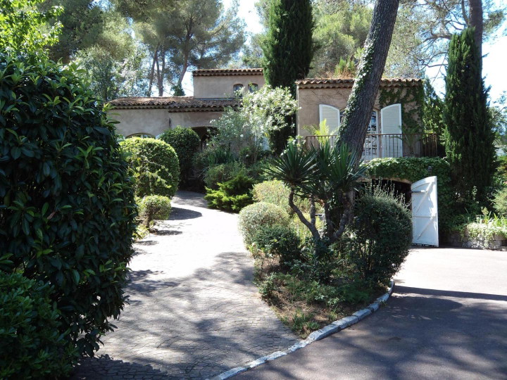 La Douce Heure - Cannes