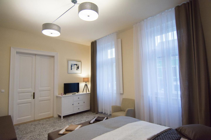 Zora Apartman - Eger