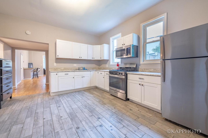 Super Amazing Home - Near Downtown! Free Parking! - Illinois