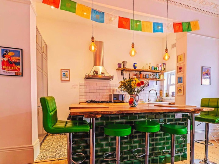 The Retreat Magnificent Sea Side Apartment - Hastings, UK