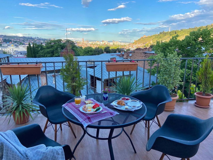 Hotel "Tbilisi Tales" In The Heart Of The Old City - Tbilisi