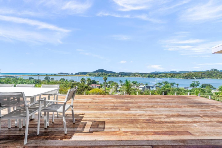 Coastal Vista - Ngunguru Holiday Home - Tutukaka