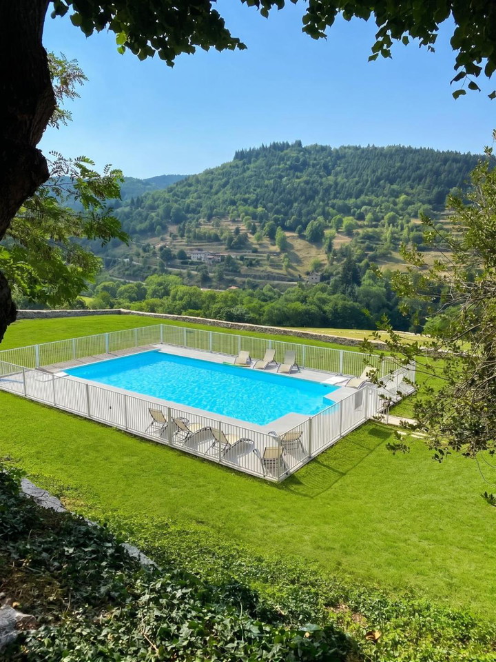 Manoir Majestueux à Satillieu Avec Piscine Privée - Annonay