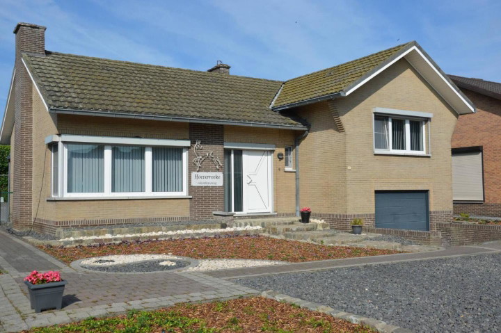 Charming Belgian Getaway, Vakantiewoning In Oudsbergen - 3 Bedrooms Garden - Peer