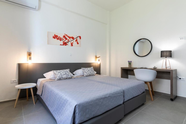 Rose Central Master Bedroom Apartment - Rhodes