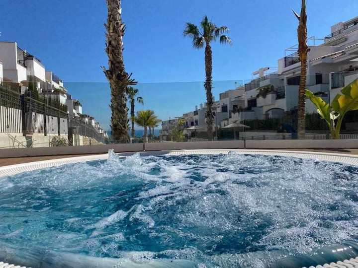 Impresionante Piso De Planta Baja Cerca Al Mar! - Torrevieja