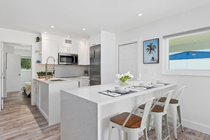 Location & Comfort- Coastal Meets Contemporary - Vero Beach, FL