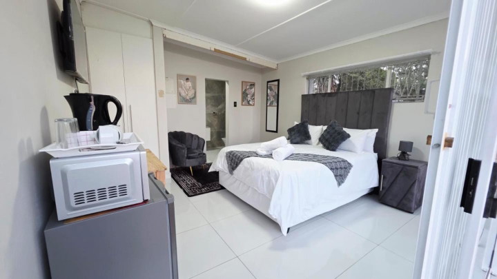 12 On Bird Bnb - East London