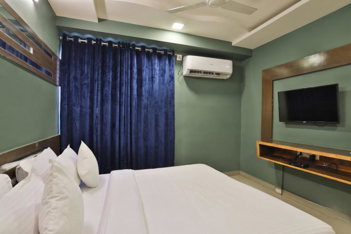 Fabhotels Cliffhaven - Surat