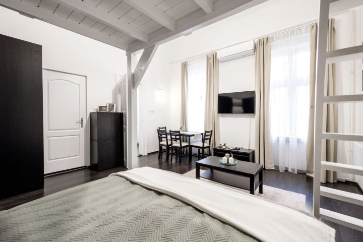 Charming Downtown Hideaway Steps From New York Café! - Budapest