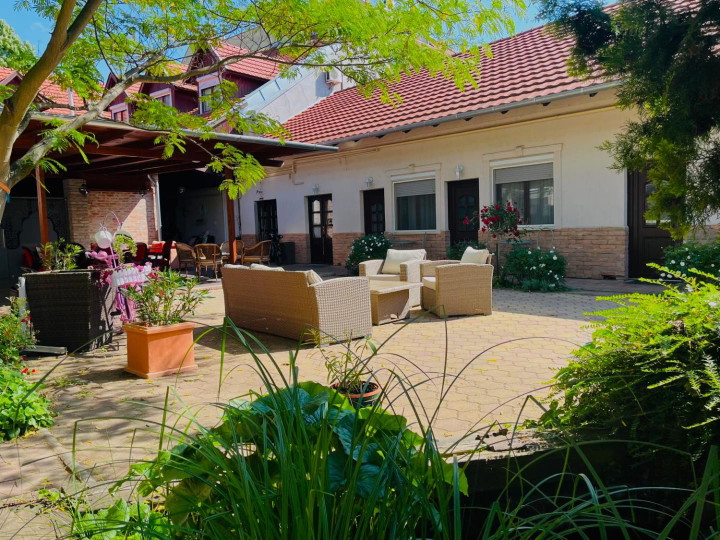 Guest House Romantika Panzio - Arad