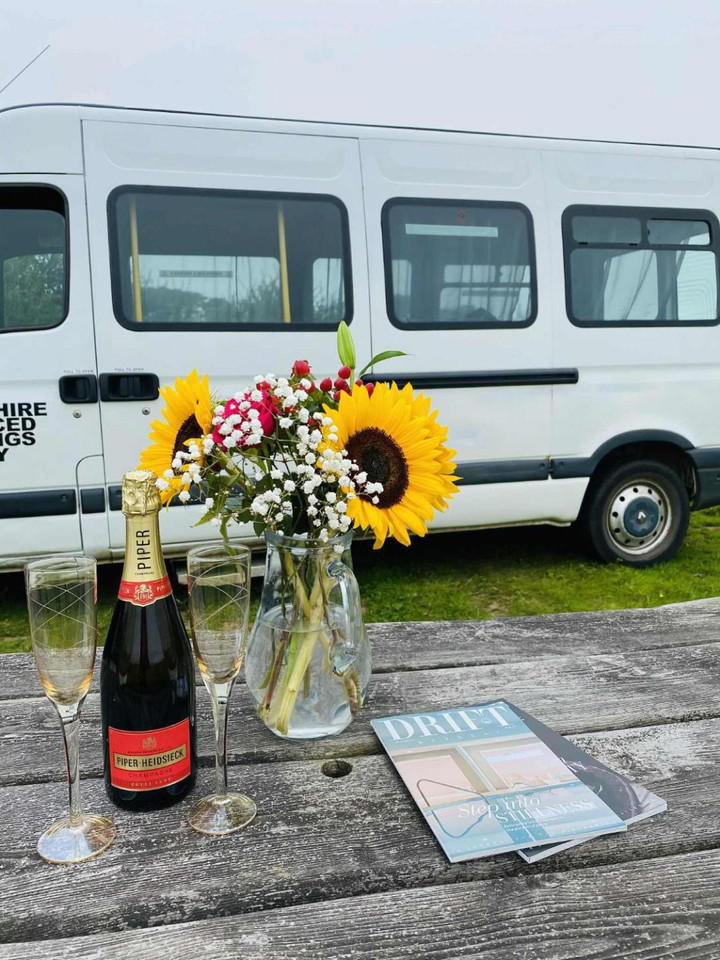 Quiet Peaceful Relaxing Off Grid Campervan Seaview And Ponies - 펜잰스