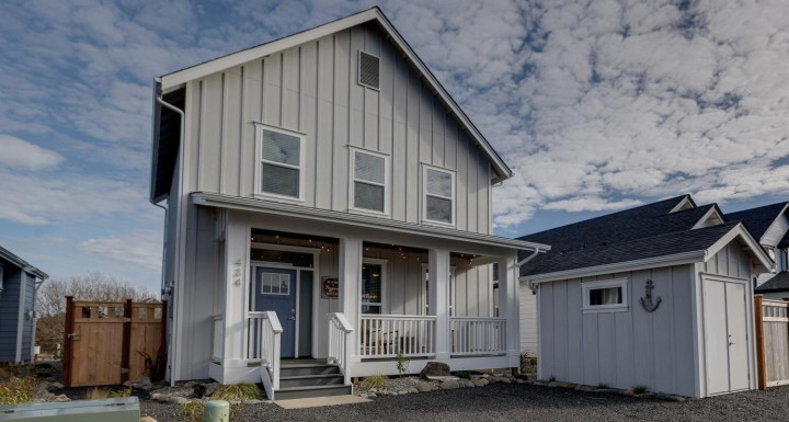 Happiness Beach Cabin - Ocean Shores, WA