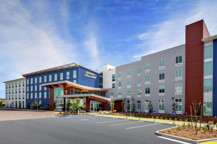 Hampton Inn & Suites San Diego Airport Liberty Station - San Diego, CA
