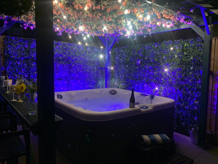 Tower Suites - Hot Tub Sleeps 14 - Lytham St Annes