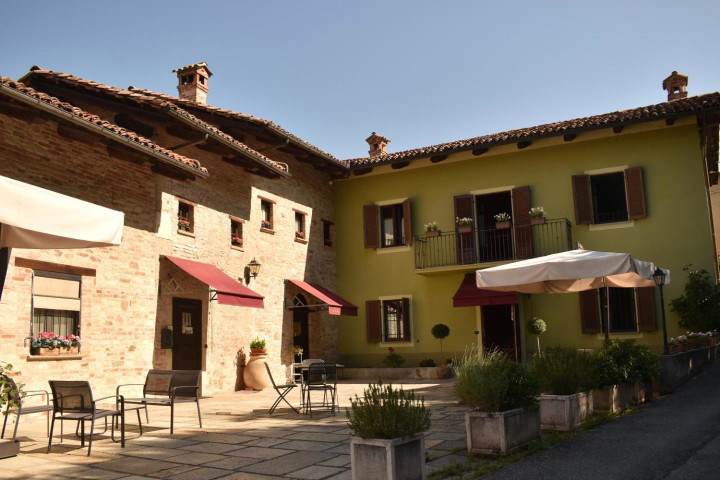 Tra Arte E Querce - Barolo