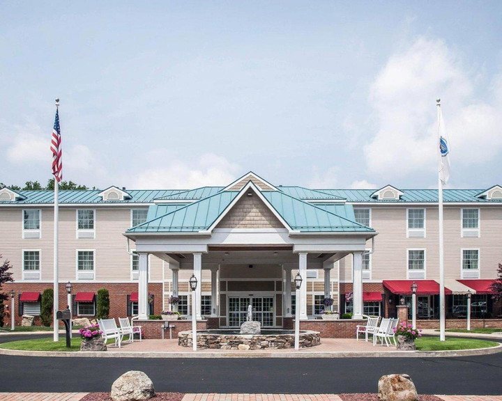 Comfort Inn & Suites Sturbridge-brimfield - Massachusetts