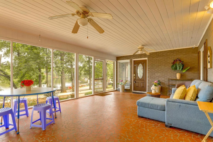 Lake + Dock Access: Peaceful Retreat In Duluth - Duluth, GA
