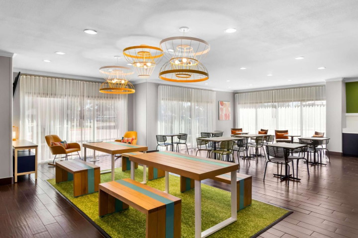 Spark By Hilton Pearland - Pearland, TX